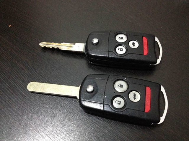 Replace your switchblade key blade (fix for worn/loose) by guitarplayer16