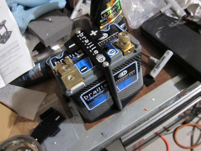 4.5lbs Braille Battery install by Cyberbug | mazda | mx-5-miata-2 ...