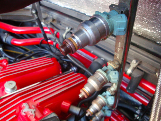 348 fuel injector & intake plenum removal by enrie | ferrari | diys | DIY